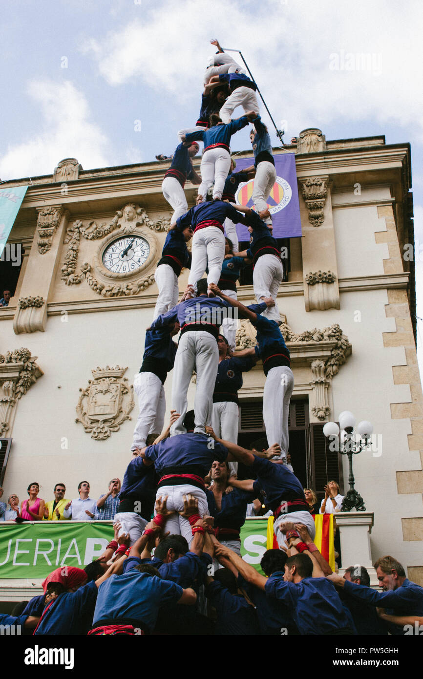 Human castle hi-res stock photography and images - Alamy