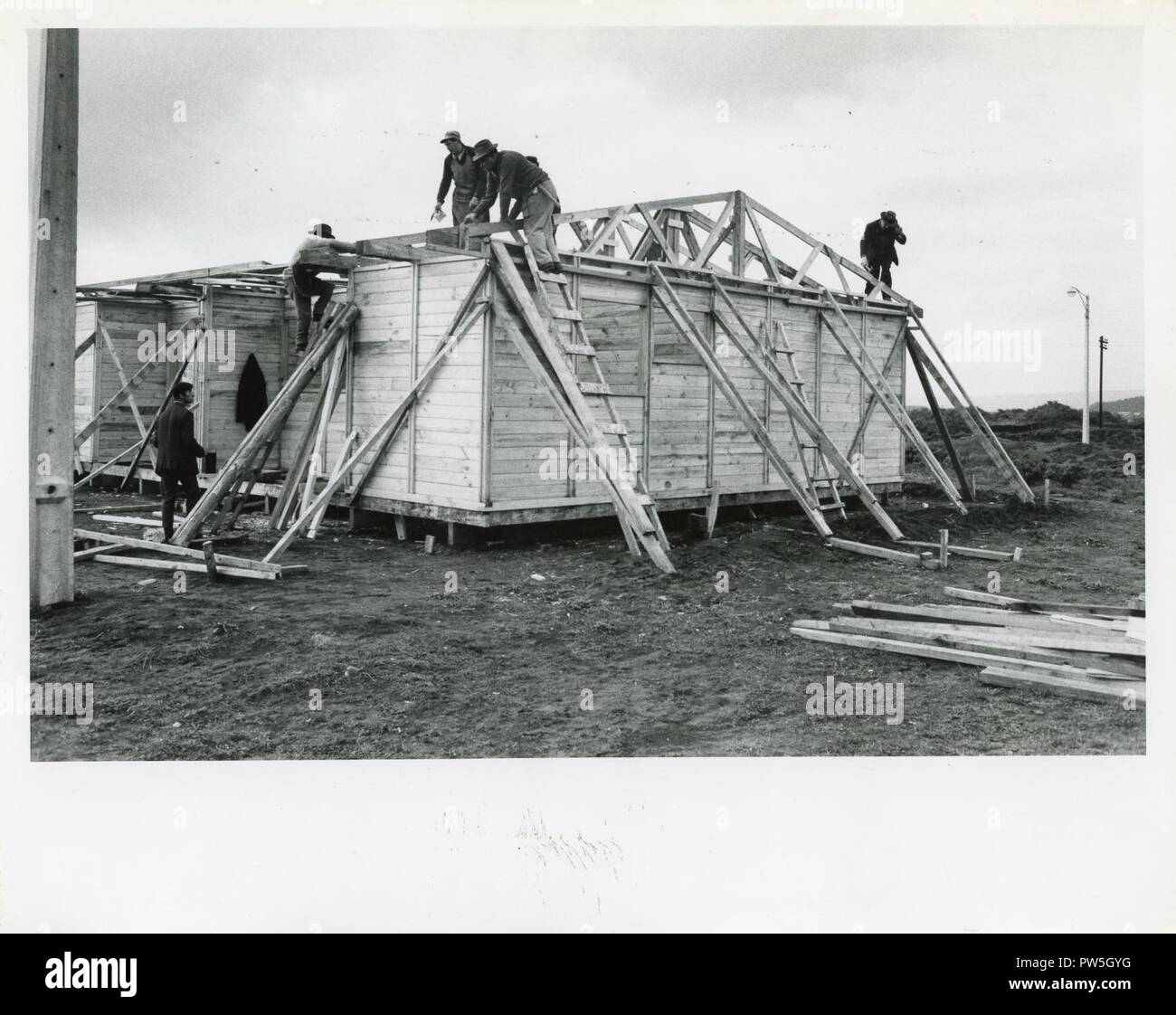 Soldier carpenters hi-res stock photography and images - Alamy