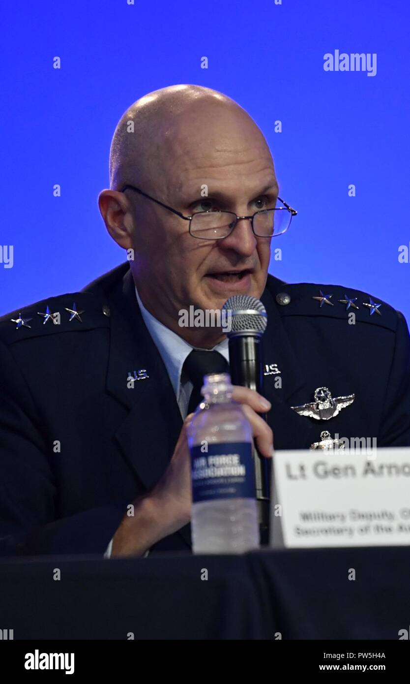 Lt gen arnold w bunch jr hi-res stock photography and images - Alamy