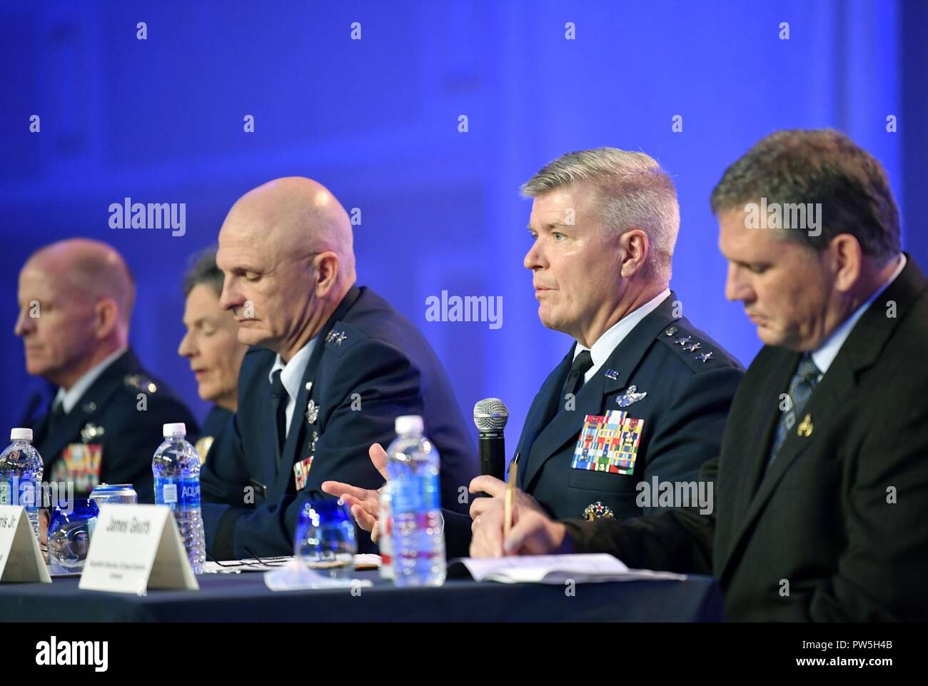 Lt gen jerry harris hi-res stock photography and images - Alamy