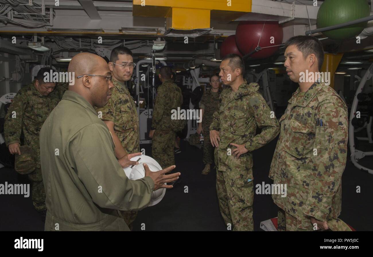 WHITE BEACH (Sept. 20, 2017) Chief Warrant Officer 3 Daryle Howard ...