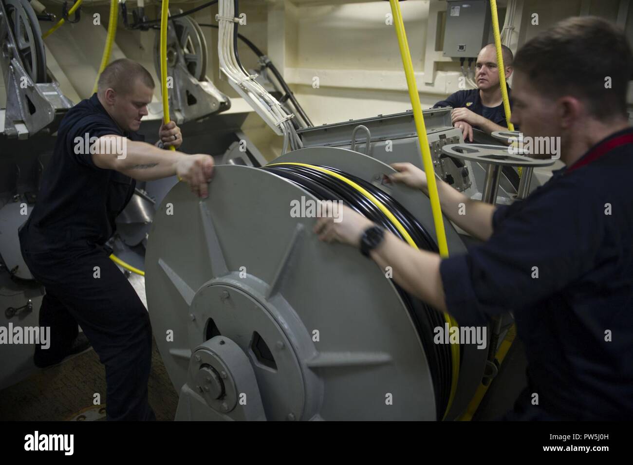 5TH FLEET AREA OF OPERATIONS (Sept. 19, 2017) Senior Chief Cryptologic ...
