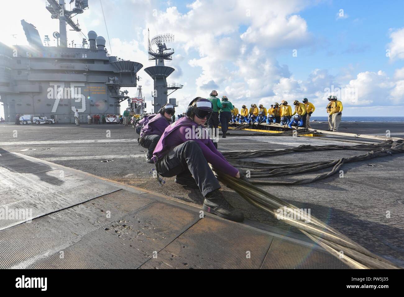 ATLANTIC OCEAN (Sept. 19, 2017) Sailors assemble an emergency crash ...