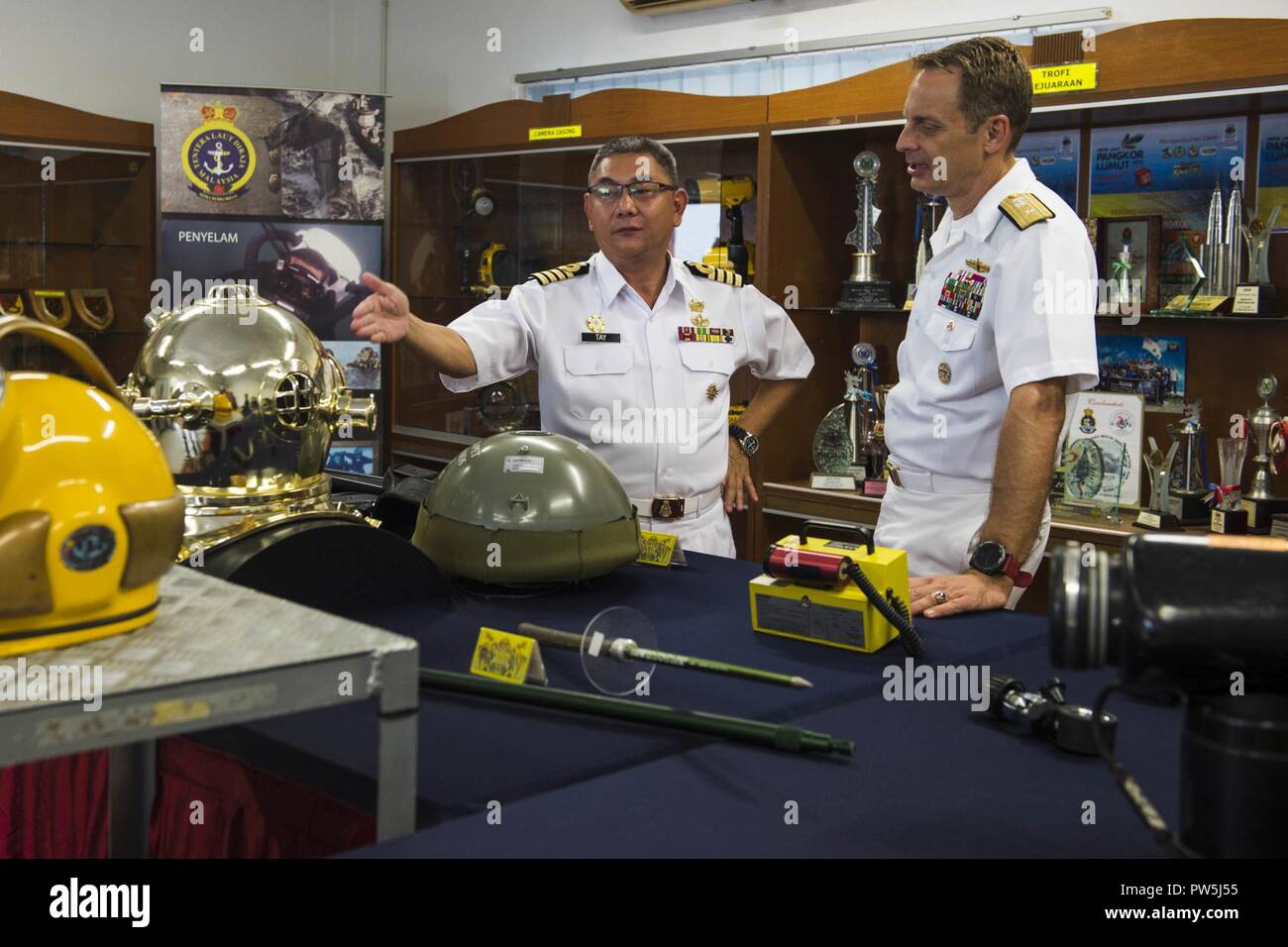 Rear adm don gabrielson hi-res stock photography and images - Alamy