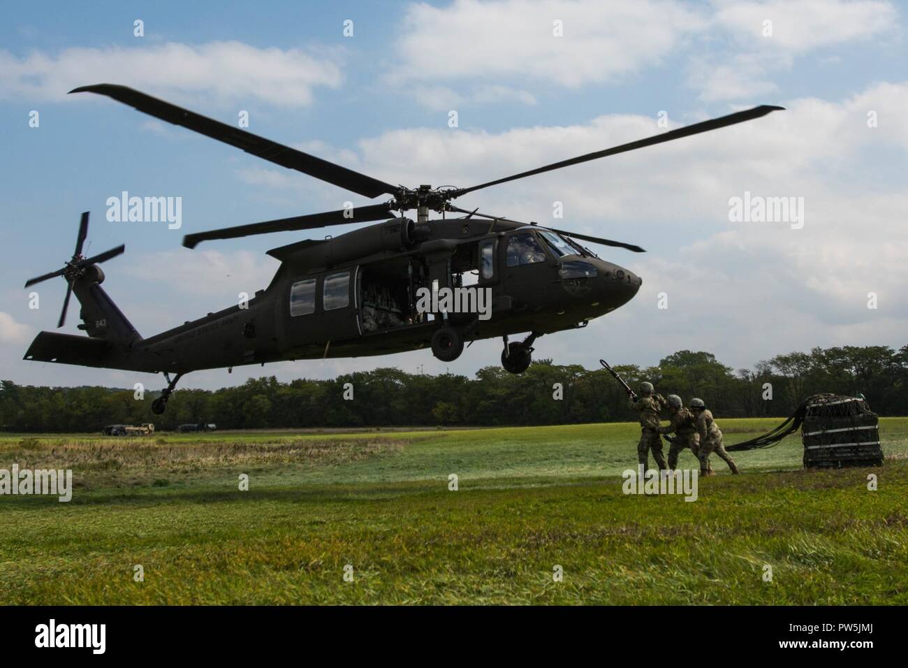 Cargo loading procedure hi-res stock photography and images - Alamy