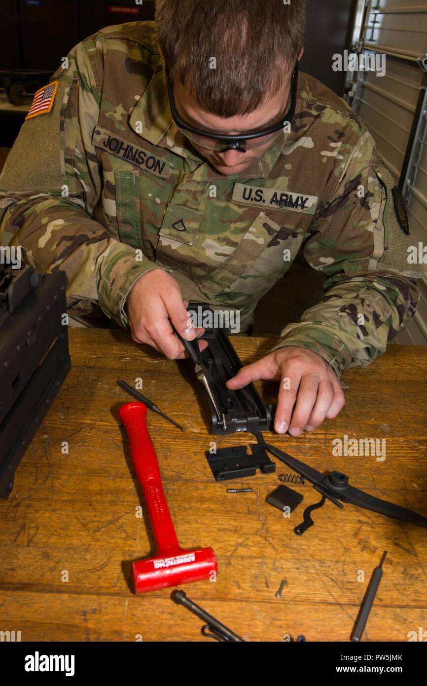 Small arms artillery repairer hi-res stock photography and images - Alamy