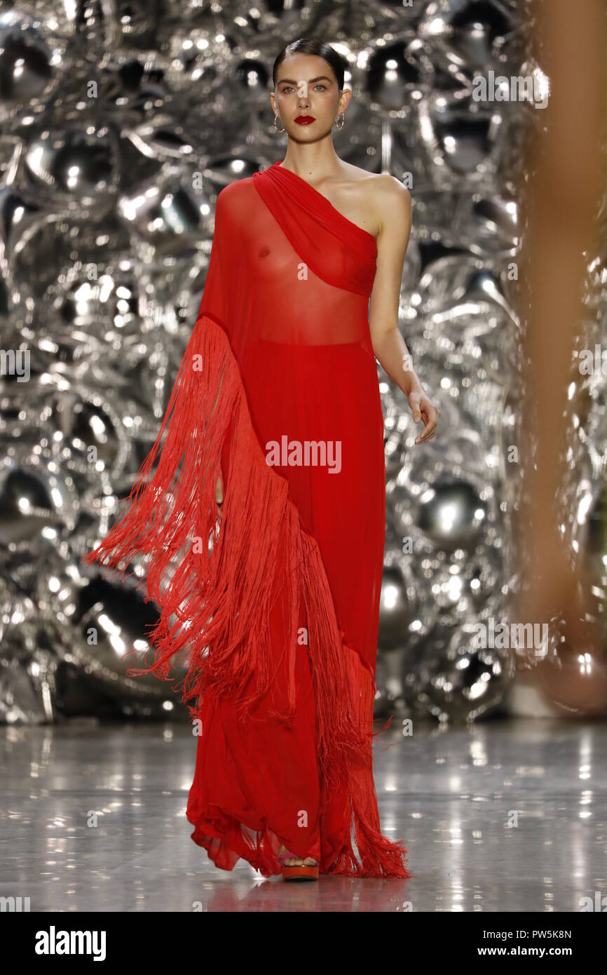 New York Fashion Week - Naeem Khan - Runway Featuring: Model Where: New ...
