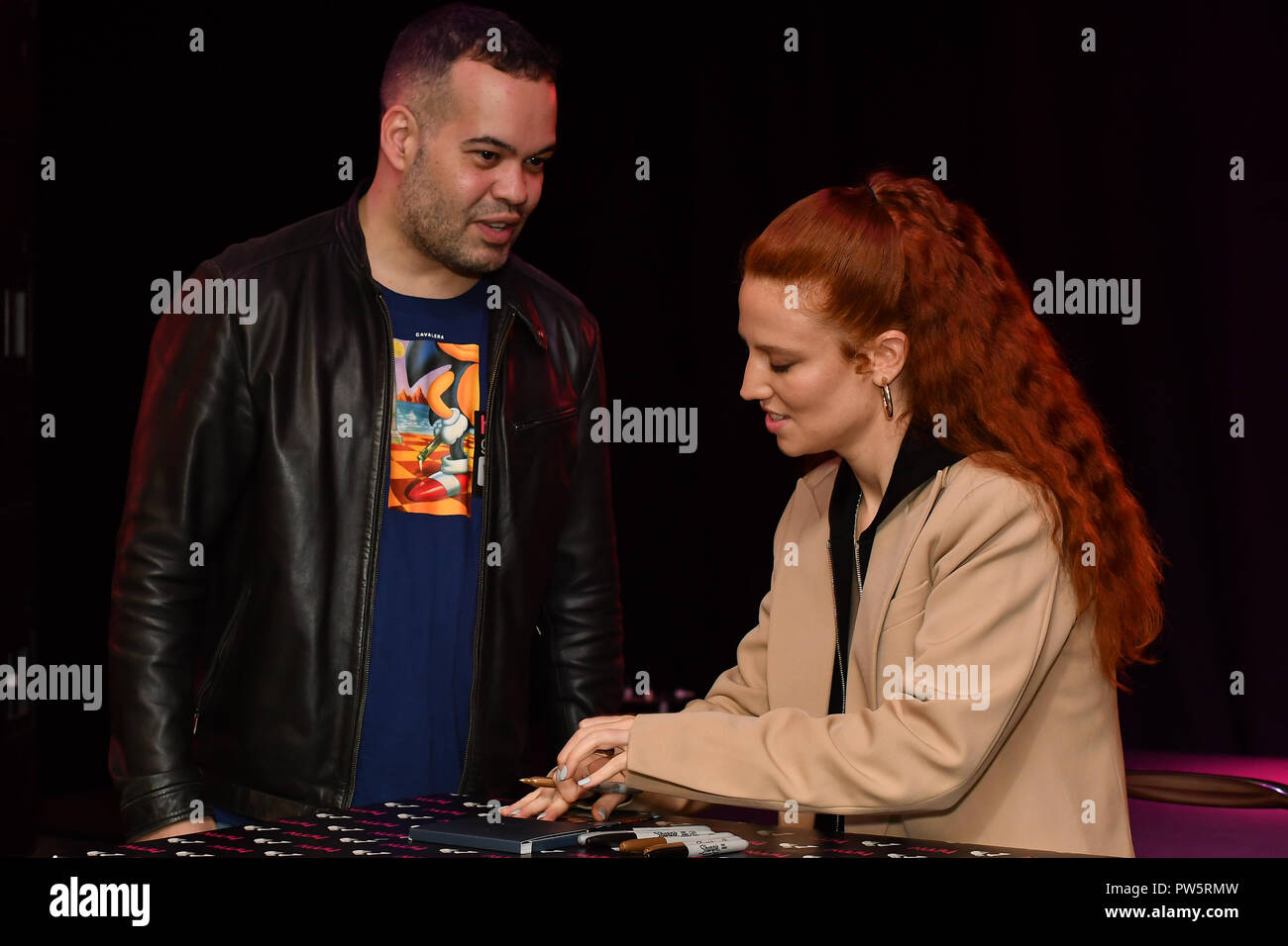 Hmv 363 oxford street london hi-res stock photography and images - Alamy