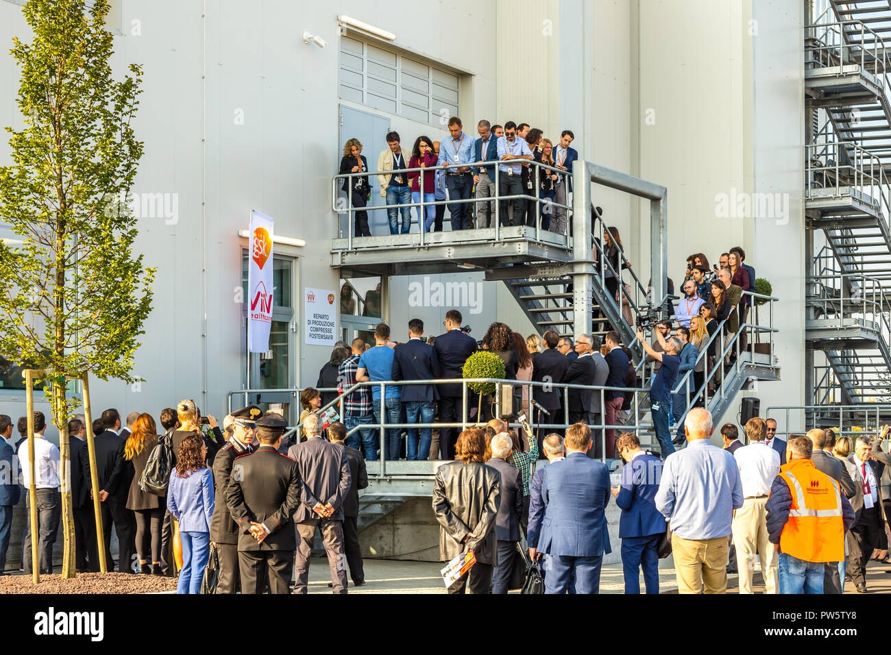 Majority of workers hi-res stock photography and images - Alamy