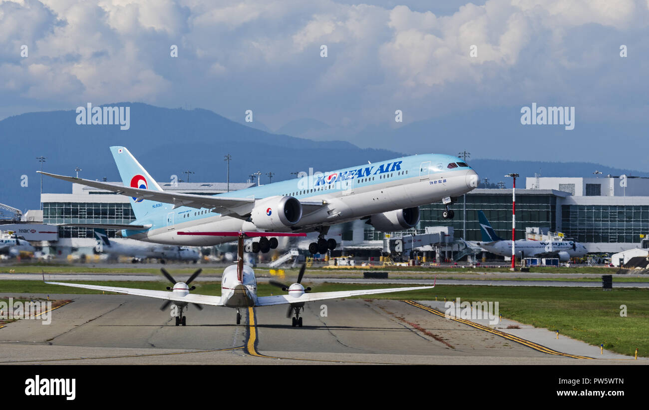 Richmond, British Columbia, Canada. 19th Sep, 2018. A Korean Air Boeing ...