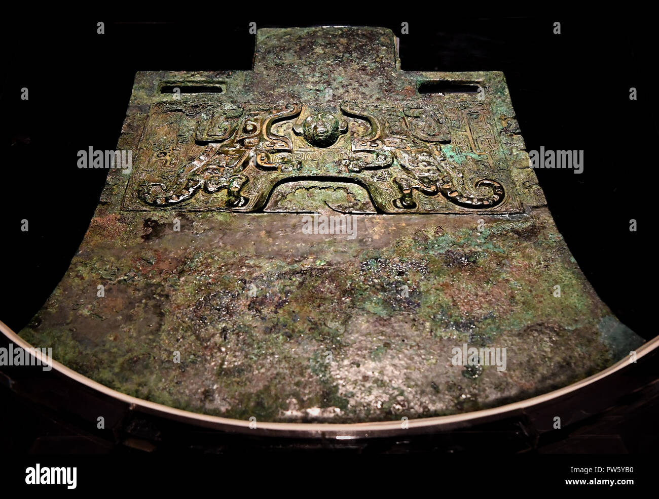 Anyang. 12th Oct, 2018. Photo taken on Oct. 12, 2018 shows a bronze ...