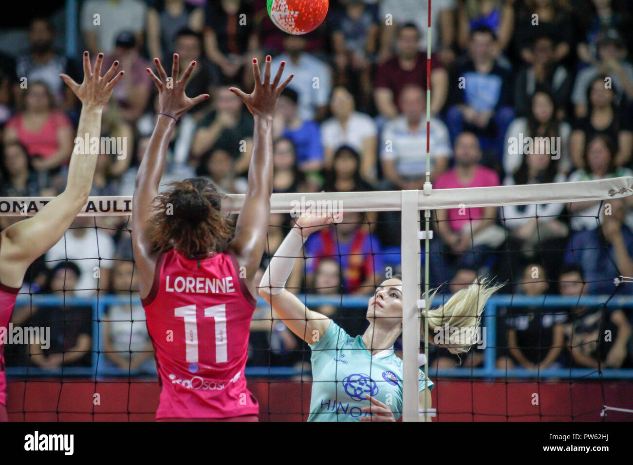 Osasco, Brazil. 11th Sep, 2018. Audax vs. Hinode Barueri team cheer at Jose Liberatti Gym in ...