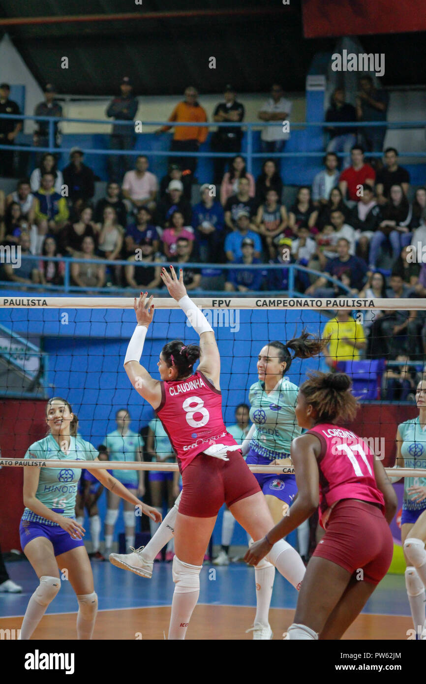Osasco, Brazil. 11th Sep, 2018. Audax vs. Hinode Barueri team cheer at Jose Liberatti Gym in ...