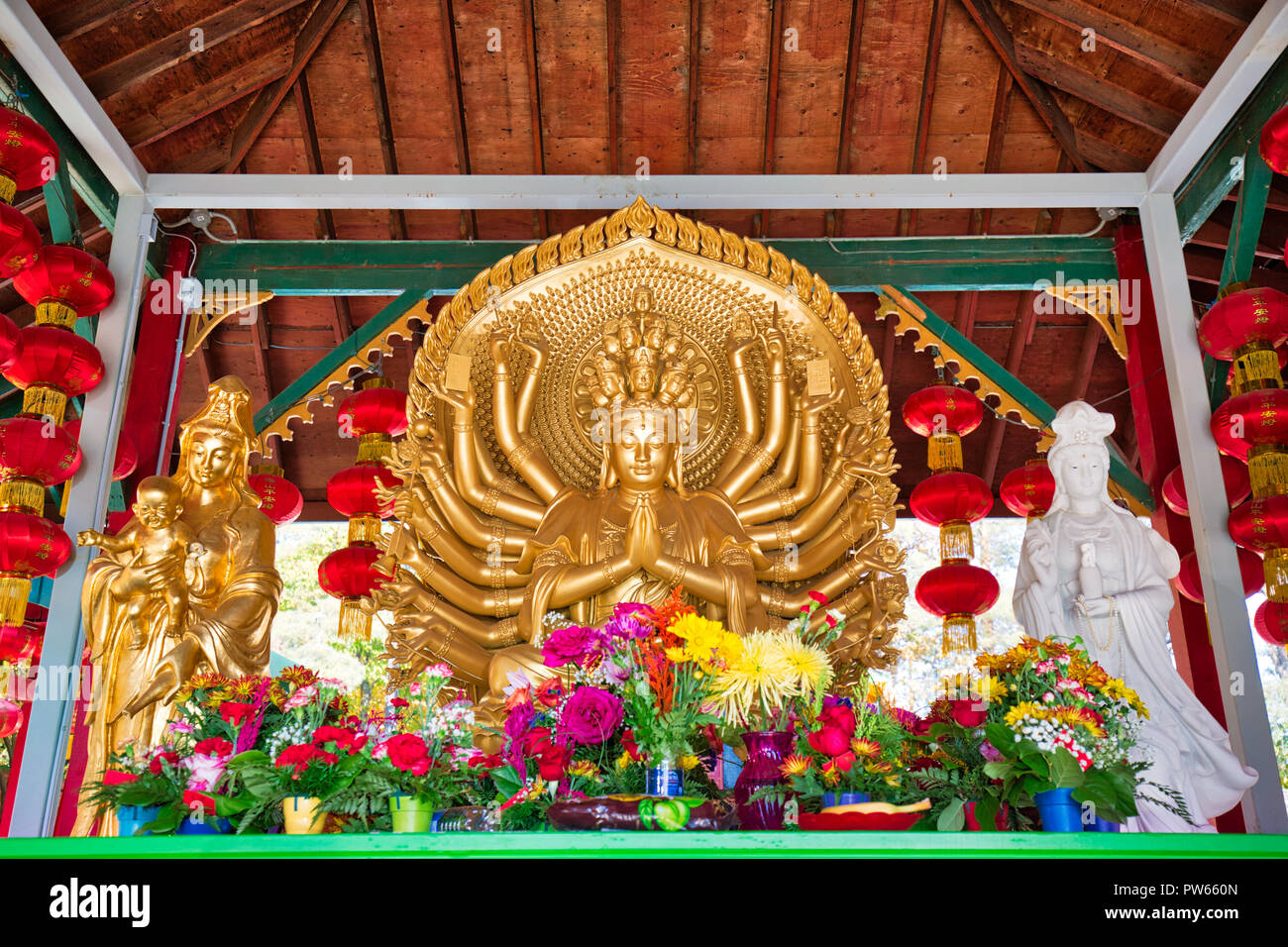 Toronto, Buddhist Cham Shan Temple on Bayview Avenue Stock Photo - Alamy