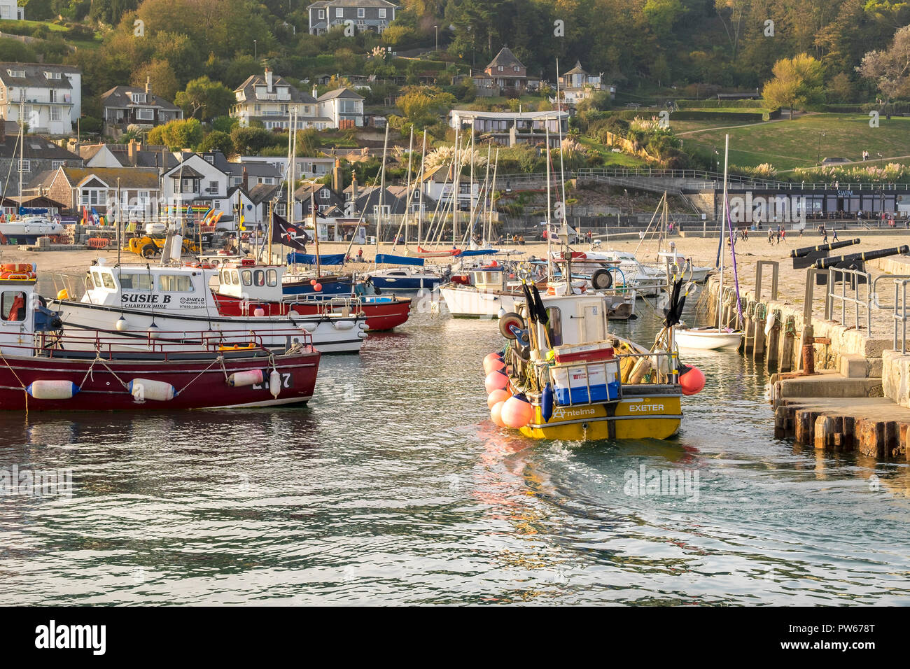 Small english coastal town hi-res stock photography and images - Alamy