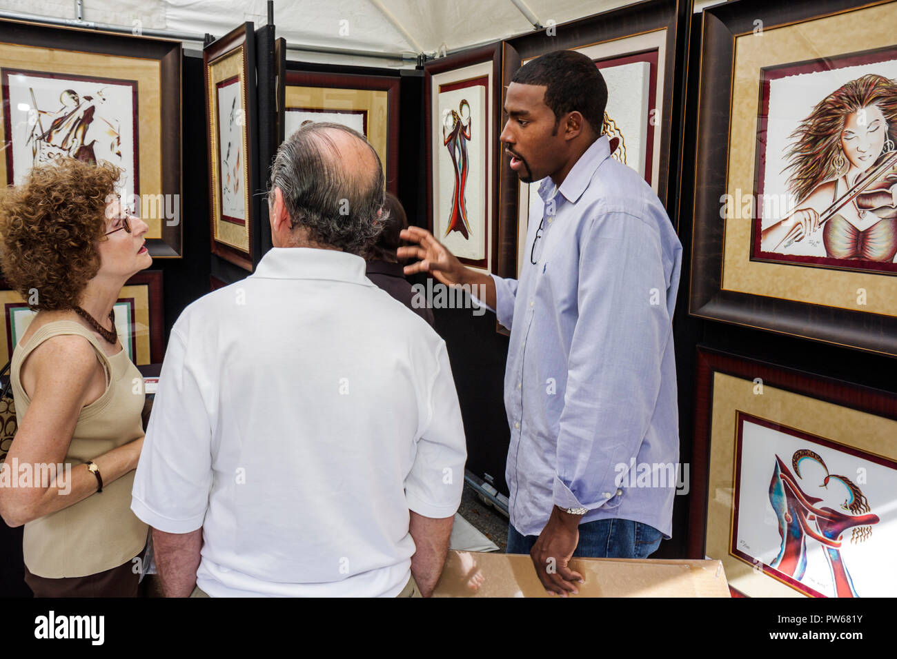 Artist aaron reed hi-res stock photography and images - Alamy