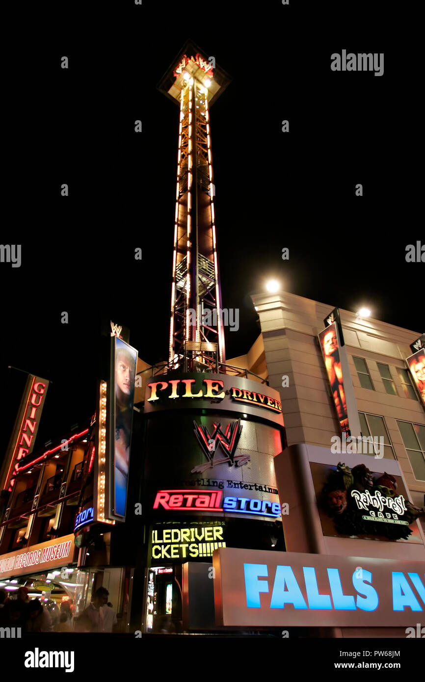 Niagara falls city nightlife Stock Photo - Alamy