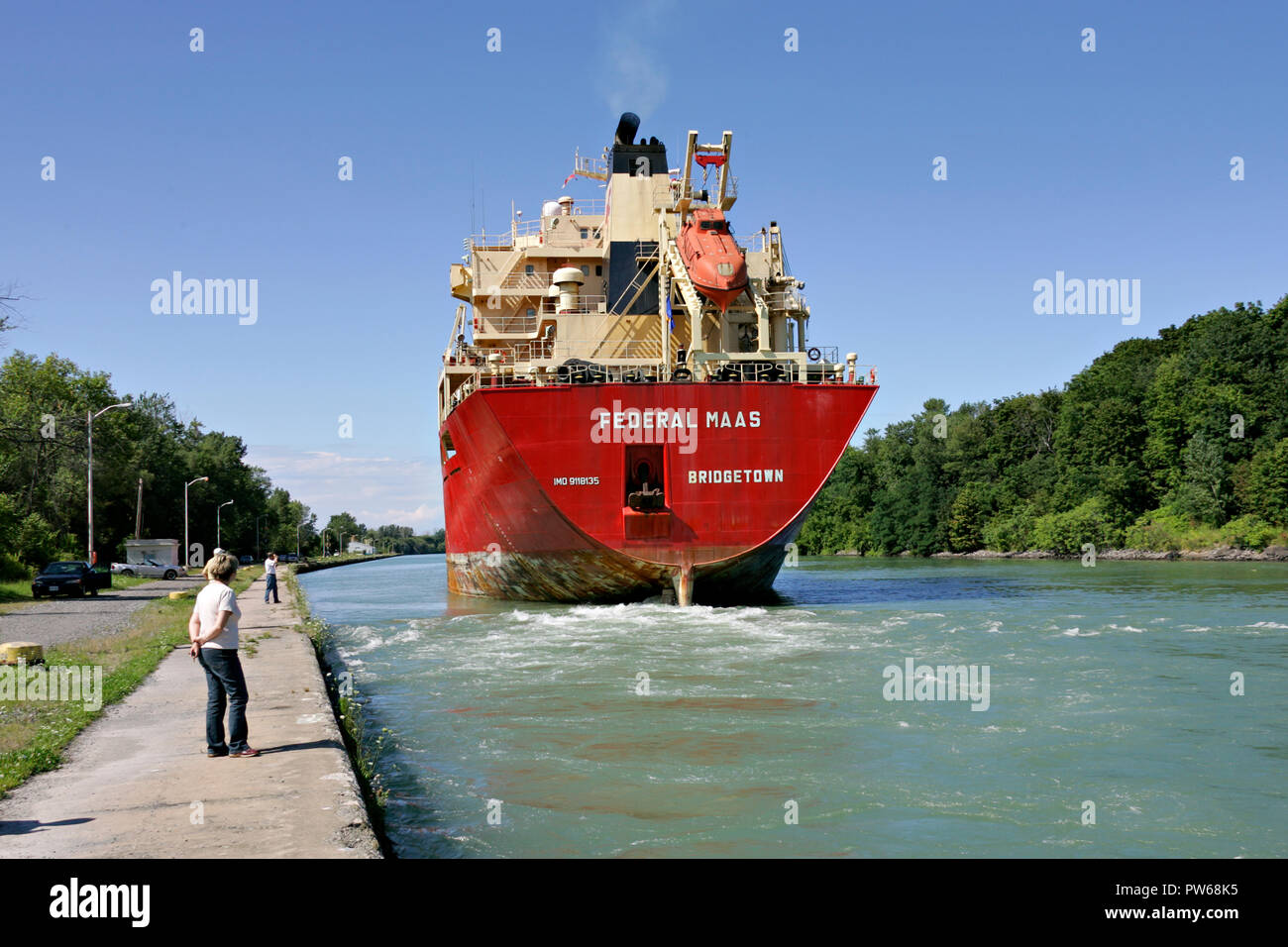 Ship on the Welland Canal Stock Photo - Alamy