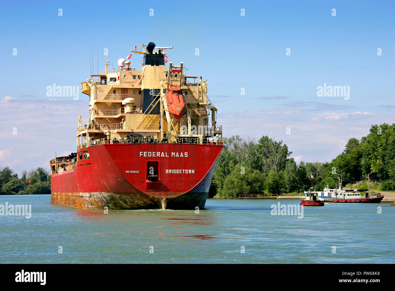 Ship on the Welland Canal Stock Photo - Alamy