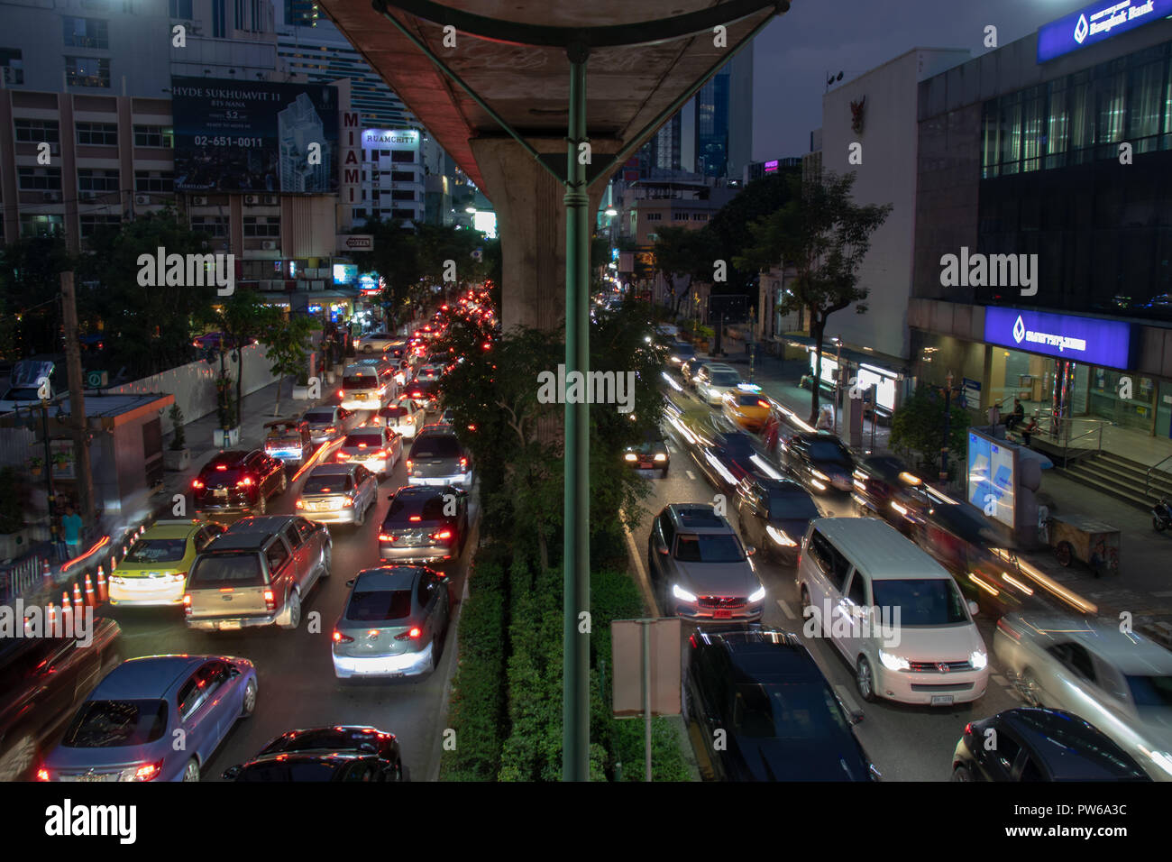 Busy traffic in bangkok hi-res stock photography and images - Alamy