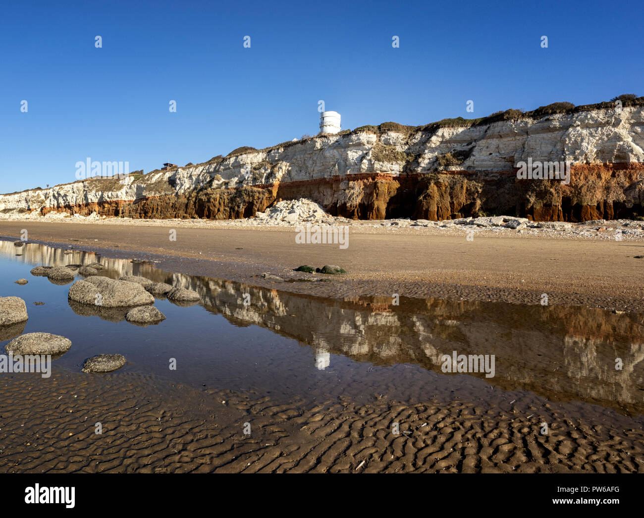 Cliffs fossils hi-res stock photography and images - Alamy