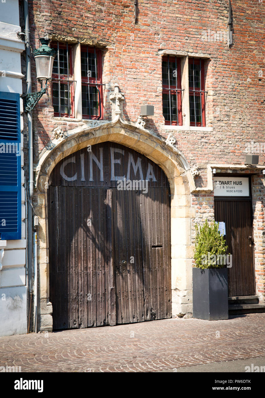 Theater cinema entrance doors hi-res stock photography and images - Alamy