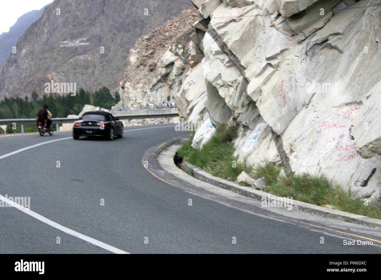 Hunza dangerous road hi-res stock photography and images - Alamy