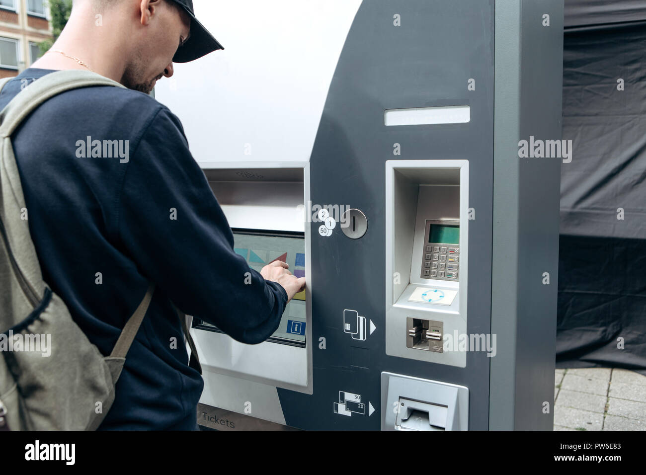 Self service ticket vending machine hi-res stock photography and images ...