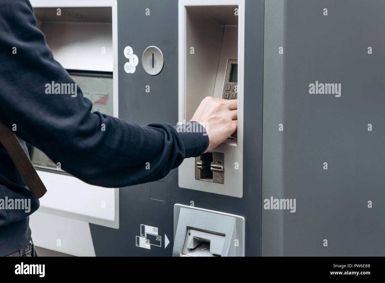 Self service ticket vending machine hi-res stock photography and images ...