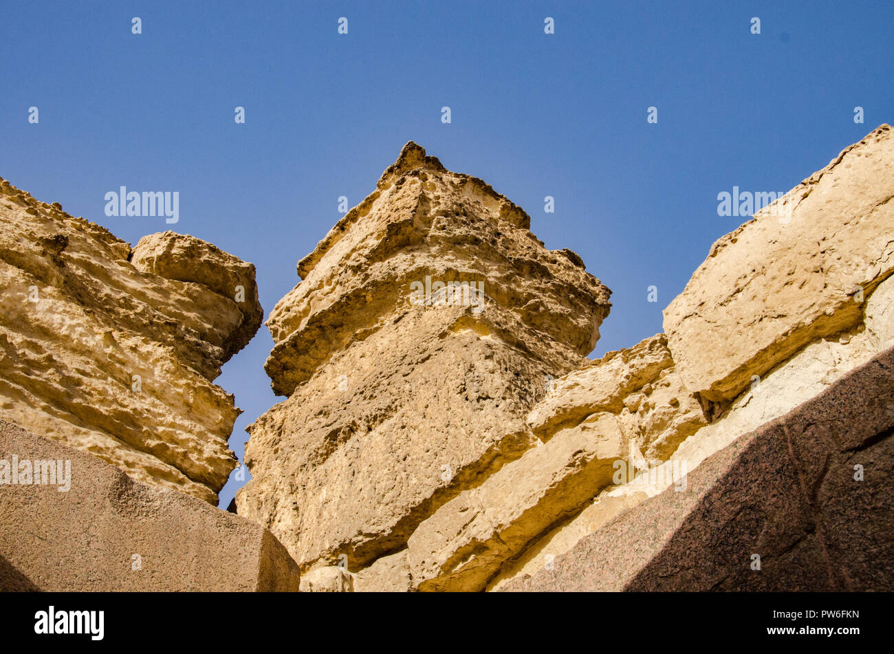 Egyptian pyramids vector hi-res stock photography and images - Alamy