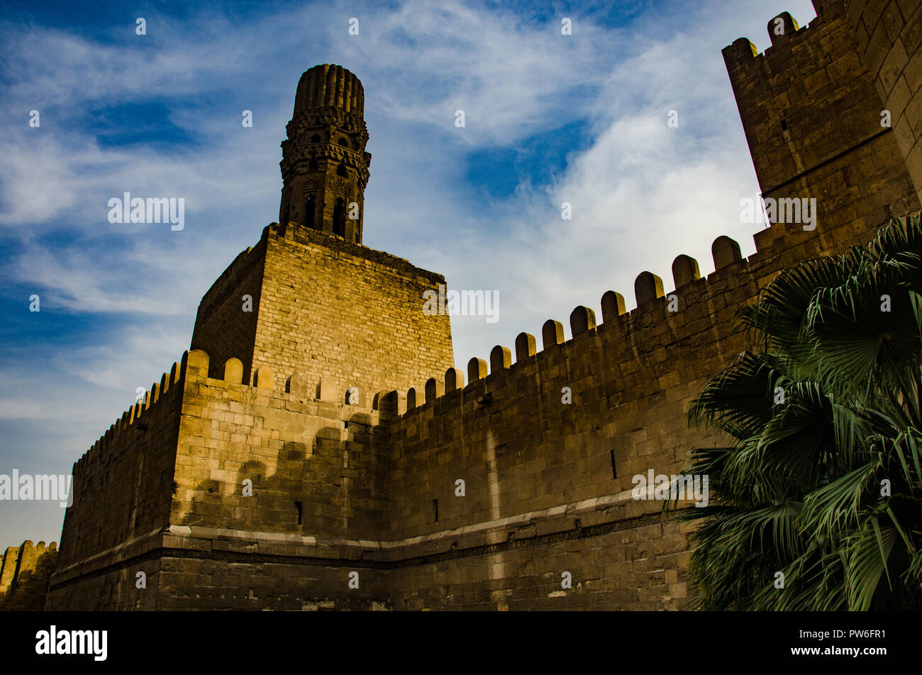 Cairo, Egypt - April 2018. Typical mosque in Cairo suk Stock Photo - Alamy