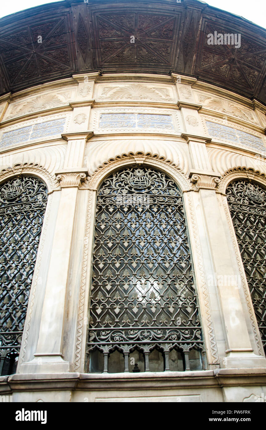 Cairo, Egypt - April 2018. Typical mosque in Cairo suk Stock Photo - Alamy