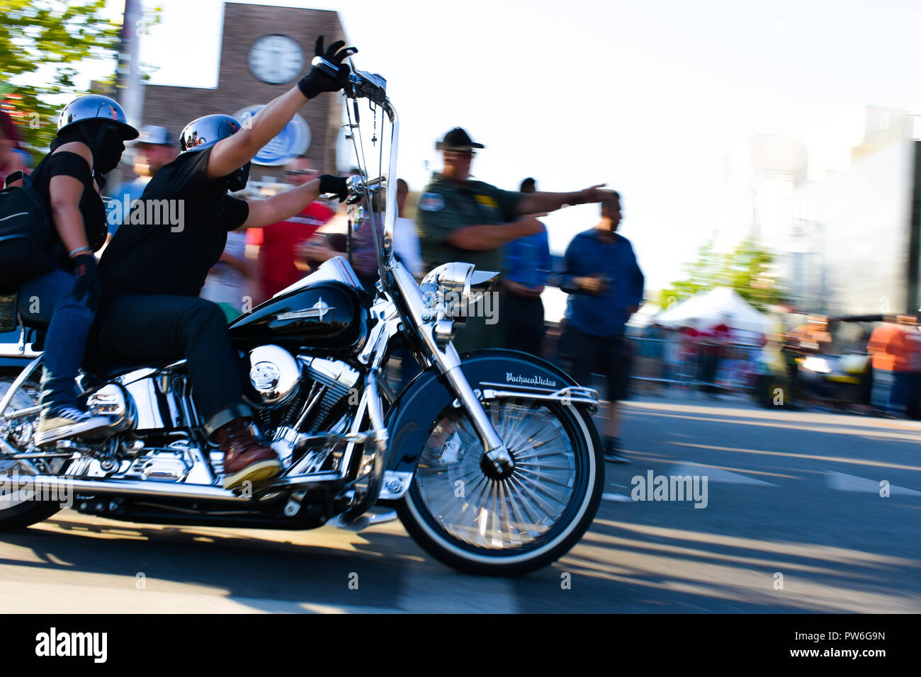 Car cruise hi-res stock photography and images - Alamy