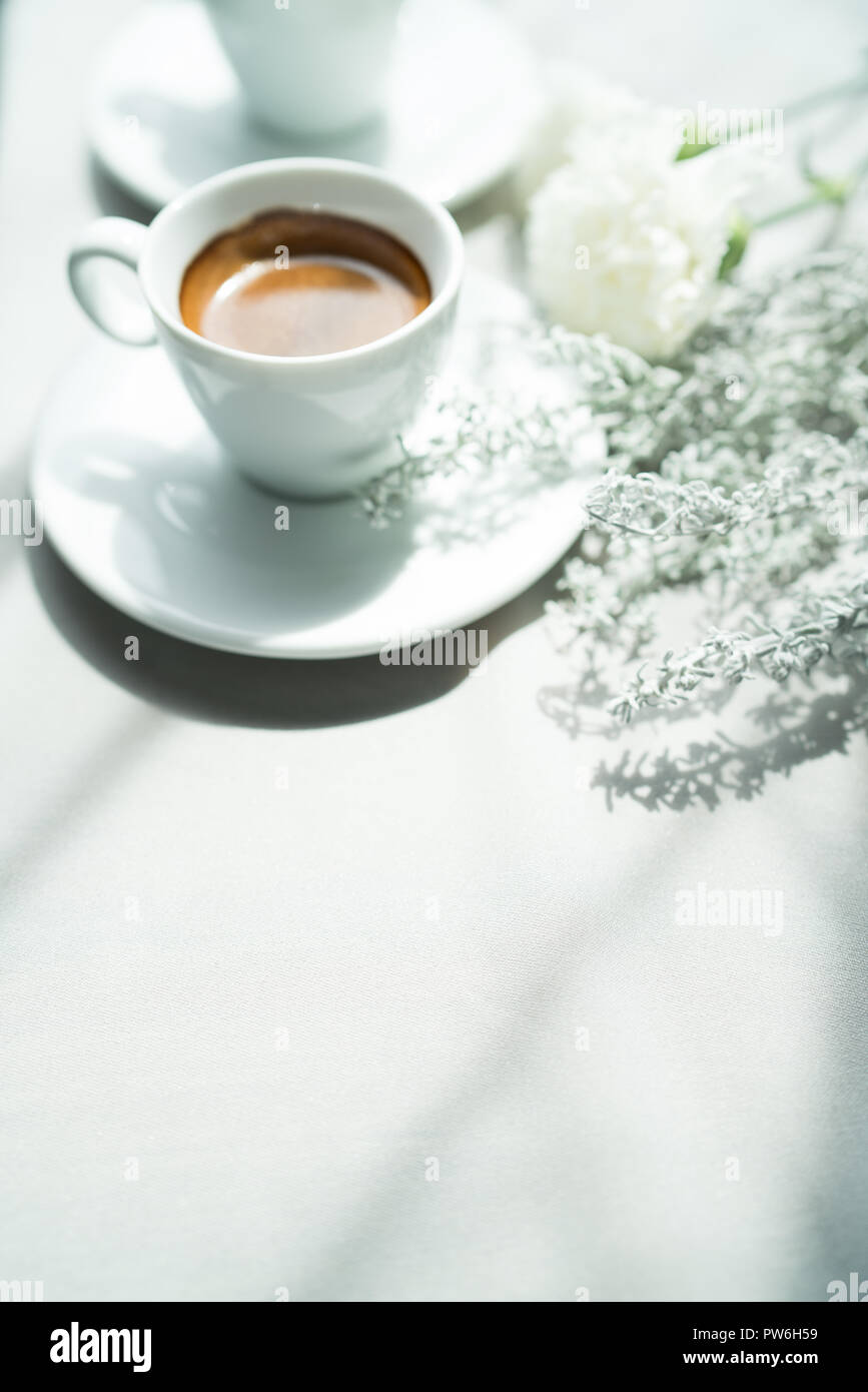 White flower and coffee hi-res stock photography and images - Alamy