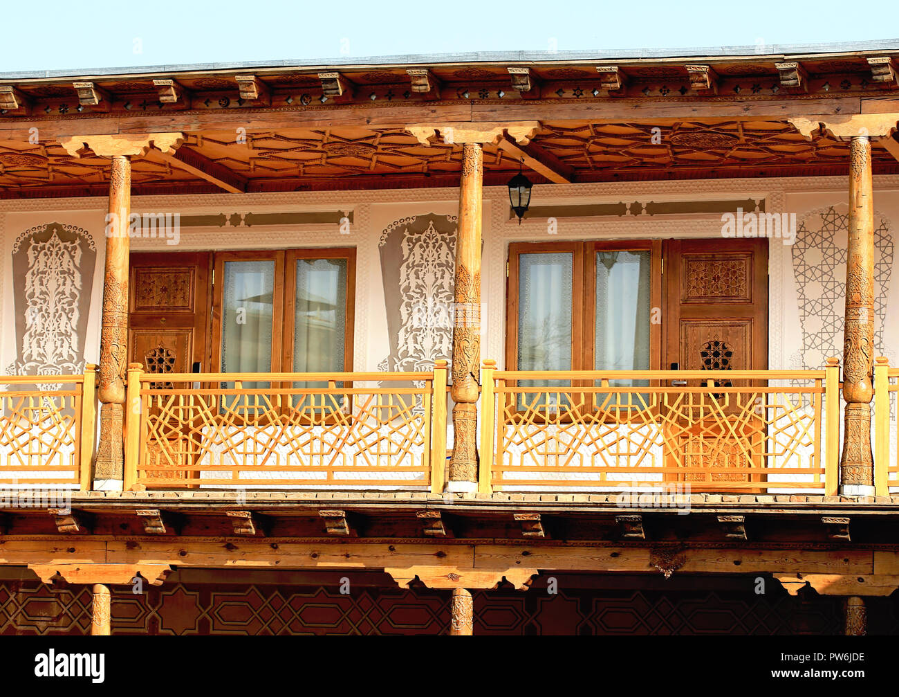 Veranda columns hi-res stock photography and images - Alamy