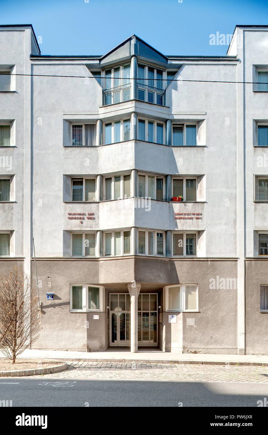 Wien, moderne Wohnhausanlage Einsiedlergasse 13, Heinz Tesar 1981-1983 ...