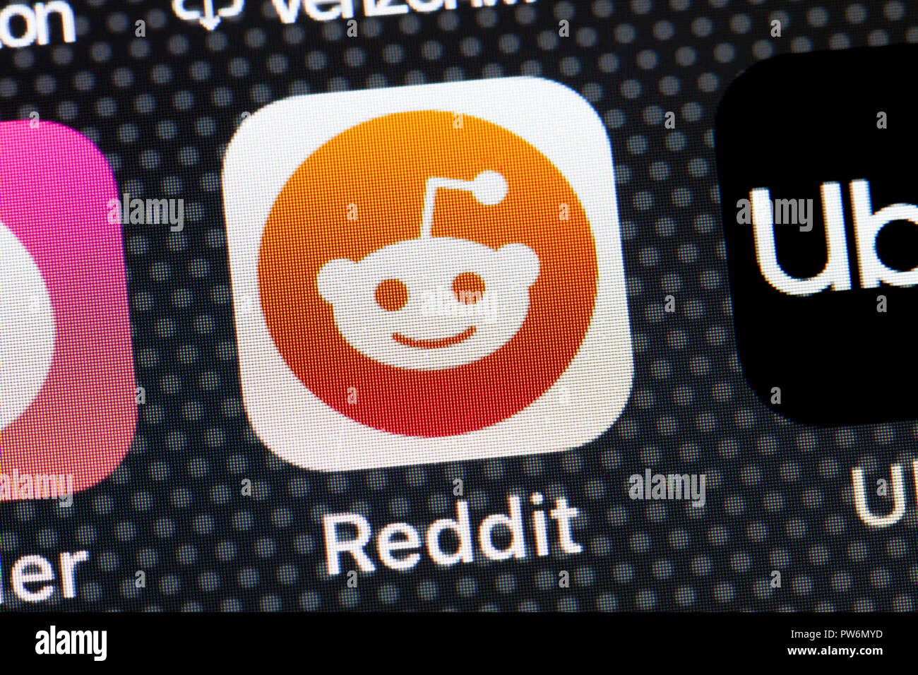 Reddit app icon hi-res stock photography and images - Alamy