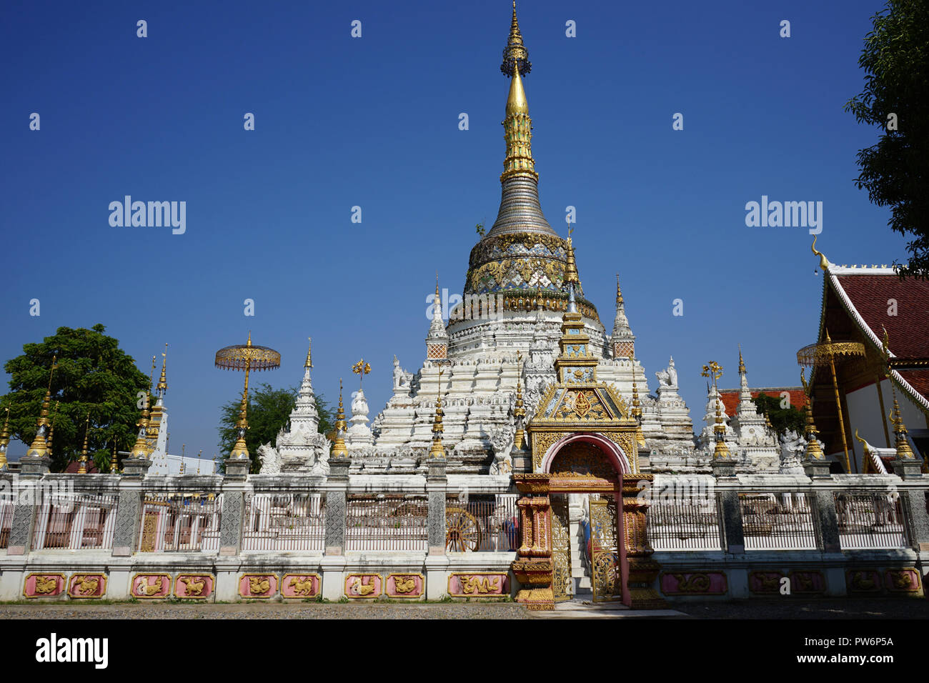 Wat saen fang hi-res stock photography and images - Alamy
