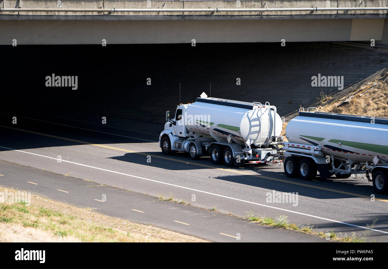 White day cab Big rig semi truck for local distribution transporting ...