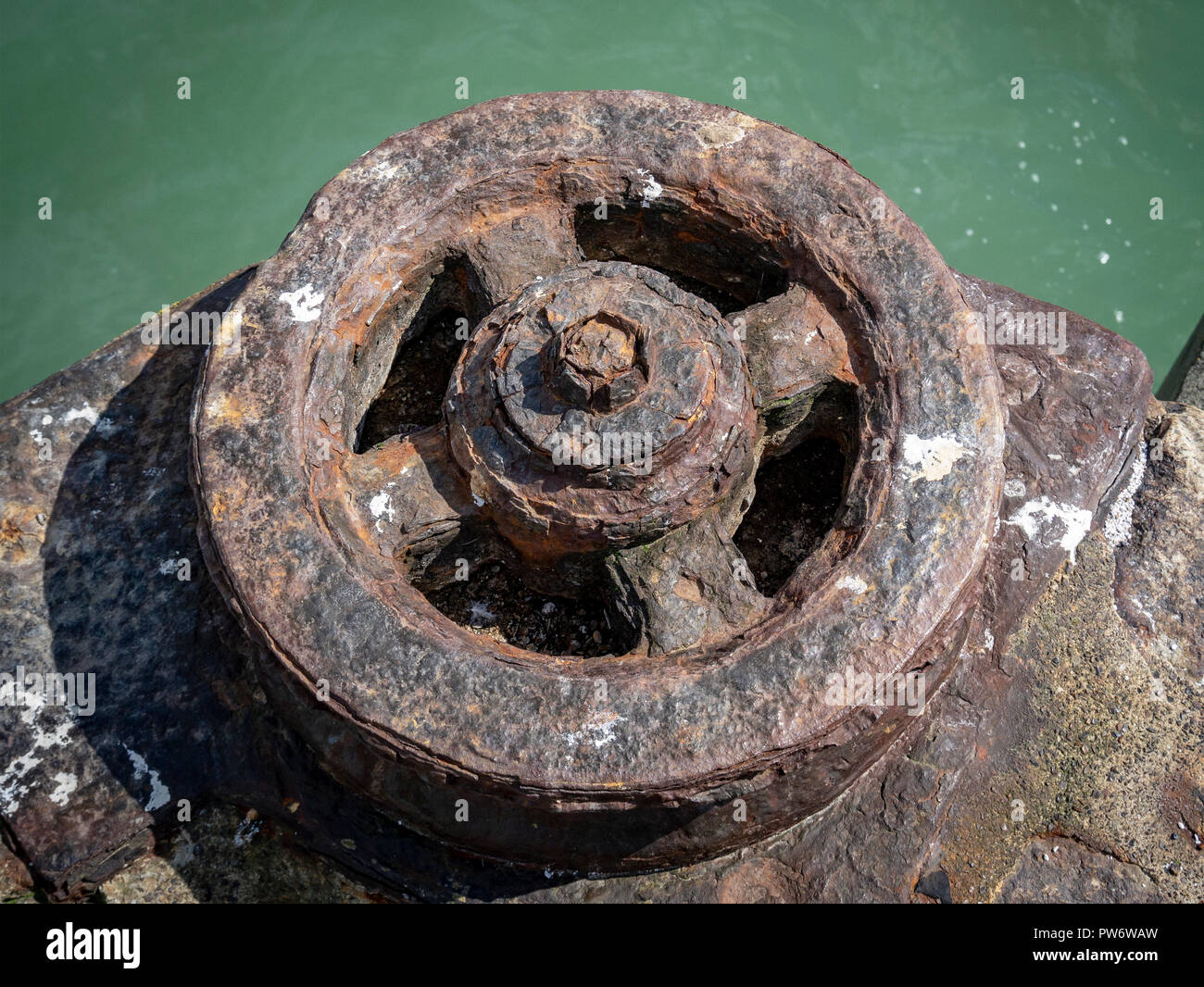 Rusty old anchor point Margate harbour Stock Photo - Alamy