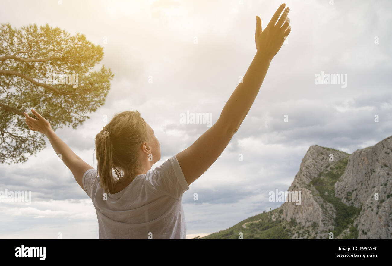 Girl arms wide open hi-res stock photography and images - Alamy