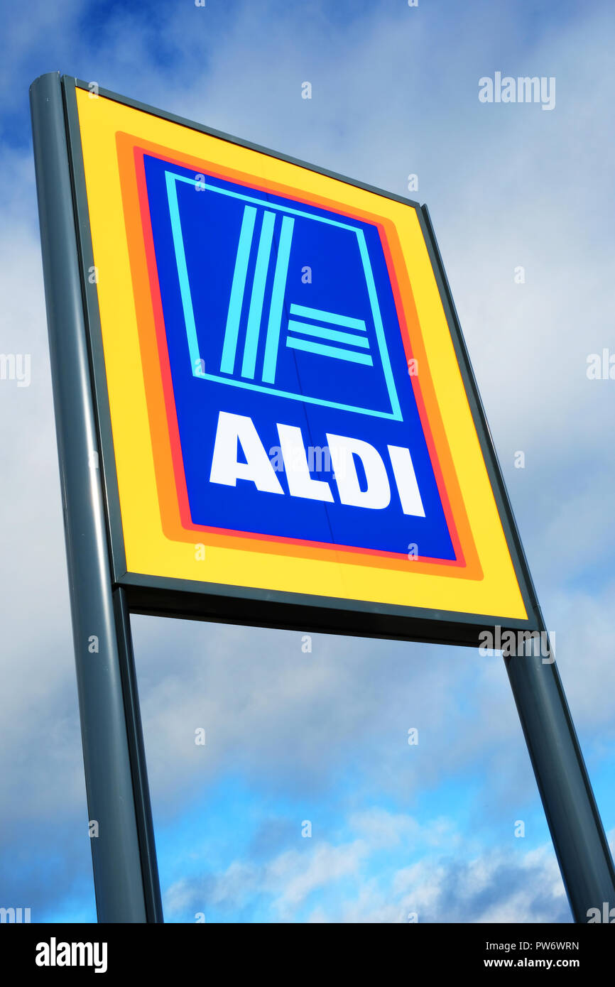 Aldi store and signage hi-res stock photography and images - Alamy