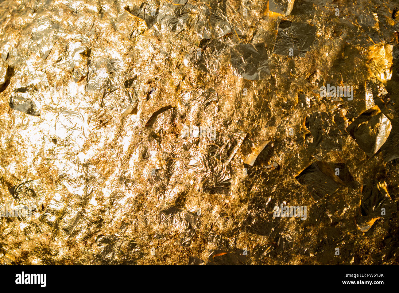 Gold leaf texture hi-res stock photography and images - Alamy