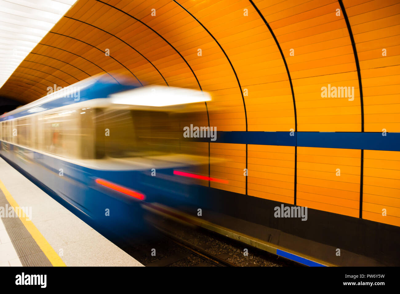 Munich marienplatz u bahn station hi-res stock photography and images ...