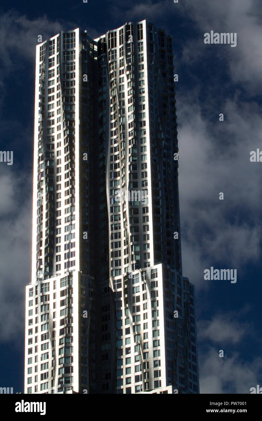 Frank gehry 8 spruce street hi-res stock photography and images - Alamy