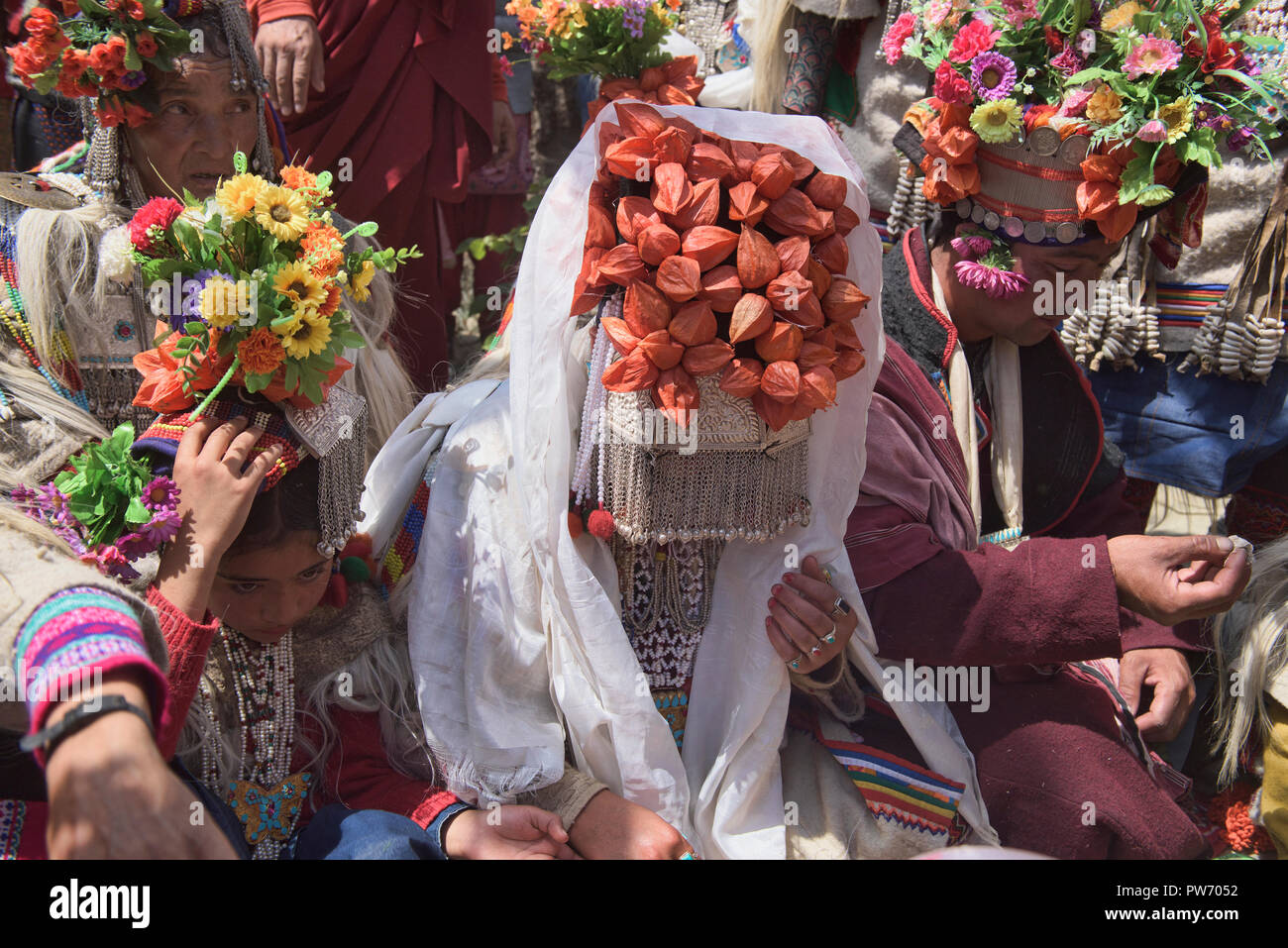 Indian ethnicity and bride and groom hi-res stock photography and ...
