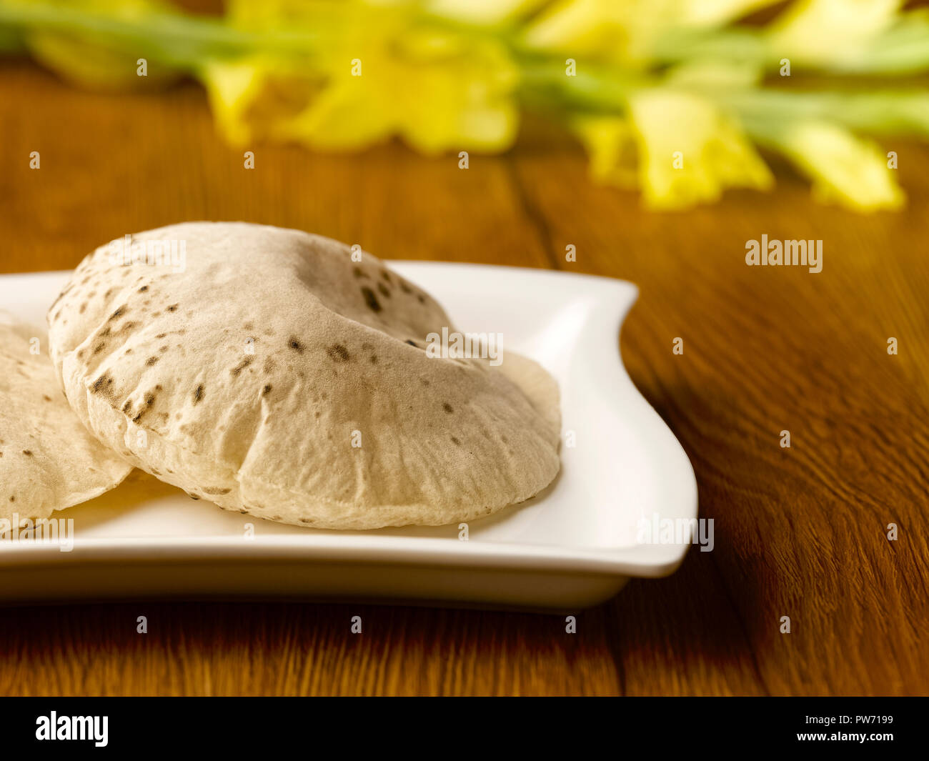 INDIAN BREAD/ CHAPPATI/ROTI MADE OF WHEAT AND ROASTED Stock Photo - Alamy