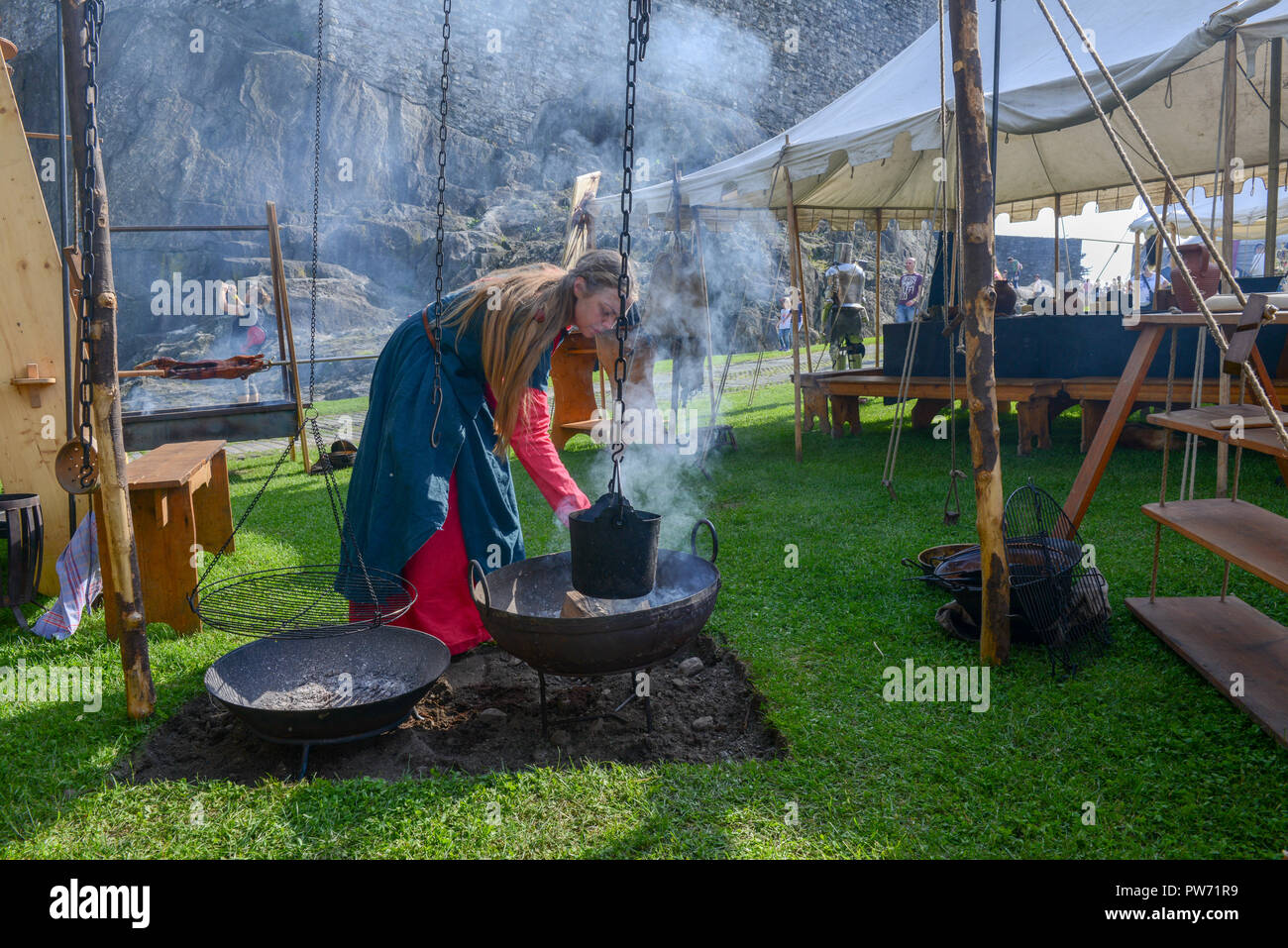 Female medieval nobility hi-res stock photography and images - Alamy