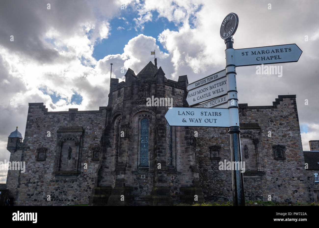 Edinburgh castle royal palace hi-res stock photography and images - Alamy