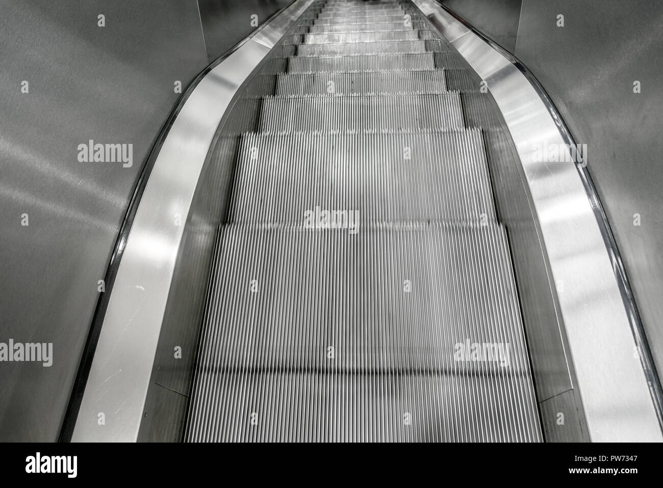 Escalators side hi-res stock photography and images - Alamy